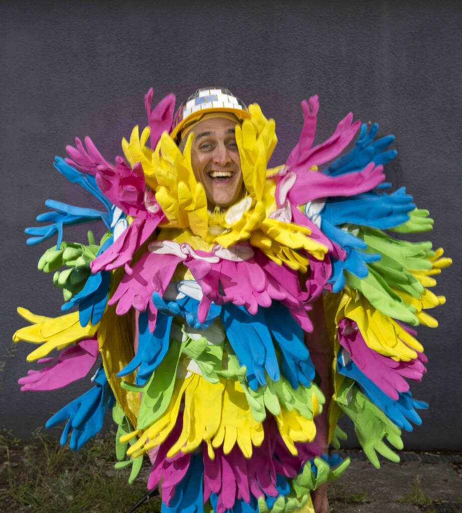 MESS – Tenterhooks